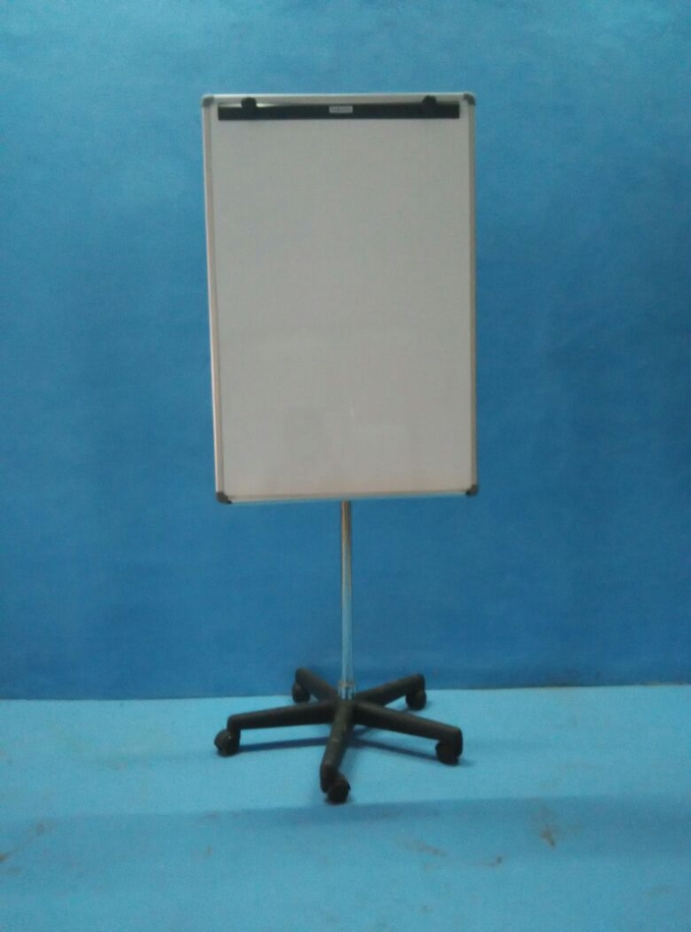 Harga Flipchart Murah Sesuai dengan Model dan Ukurannya | Hanakoboard.com